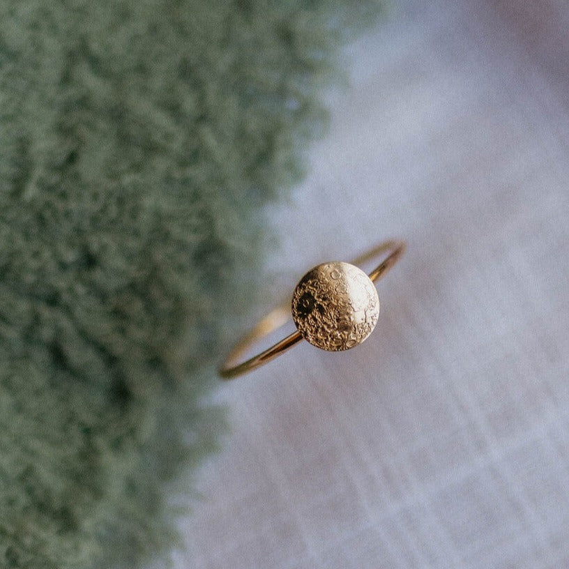 Moonbeam Ring – Rising