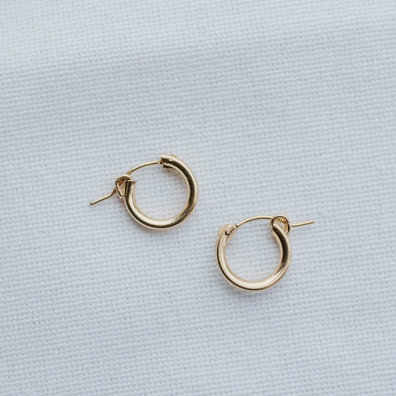 Mini Goldie Hoops – Rising